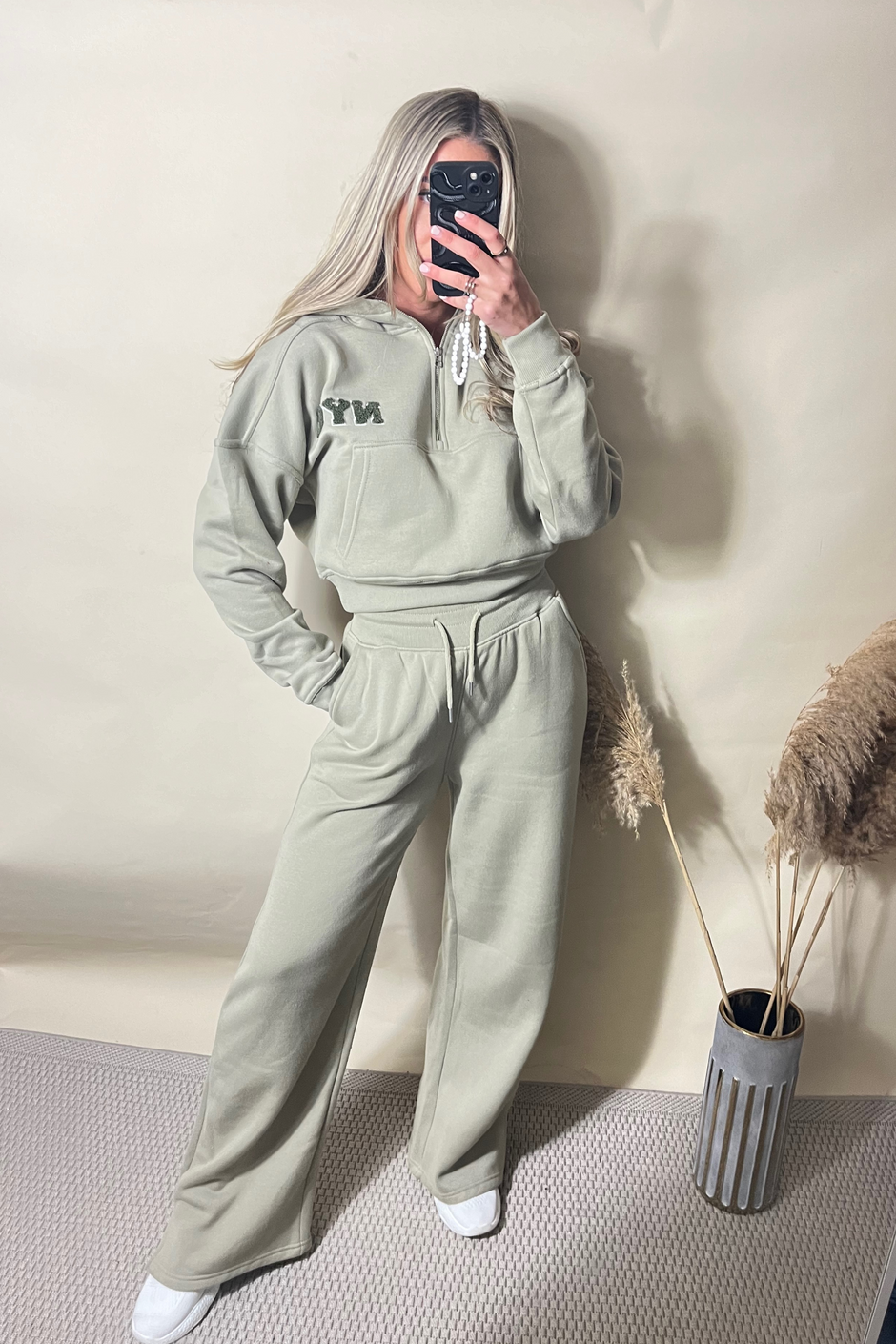 Unscripted home page on trend fashion & accessories – Unscripted ...